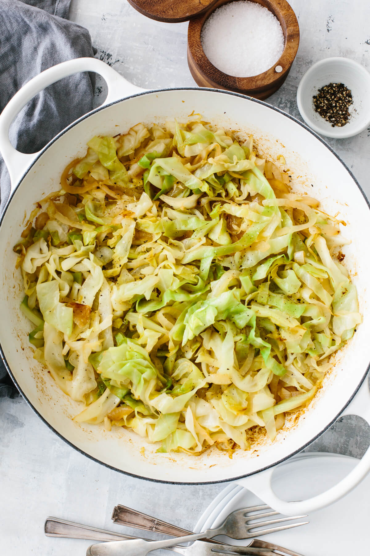 Delicious Lemon Garlic Sauteed Cabbage Recipe