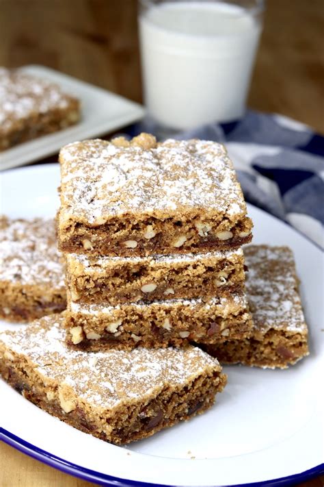 Delicious Homemade Date and Nut Bars - Easy Recipe