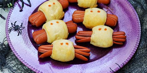 How to Make Spooky Spider Halloween Hot Dogs